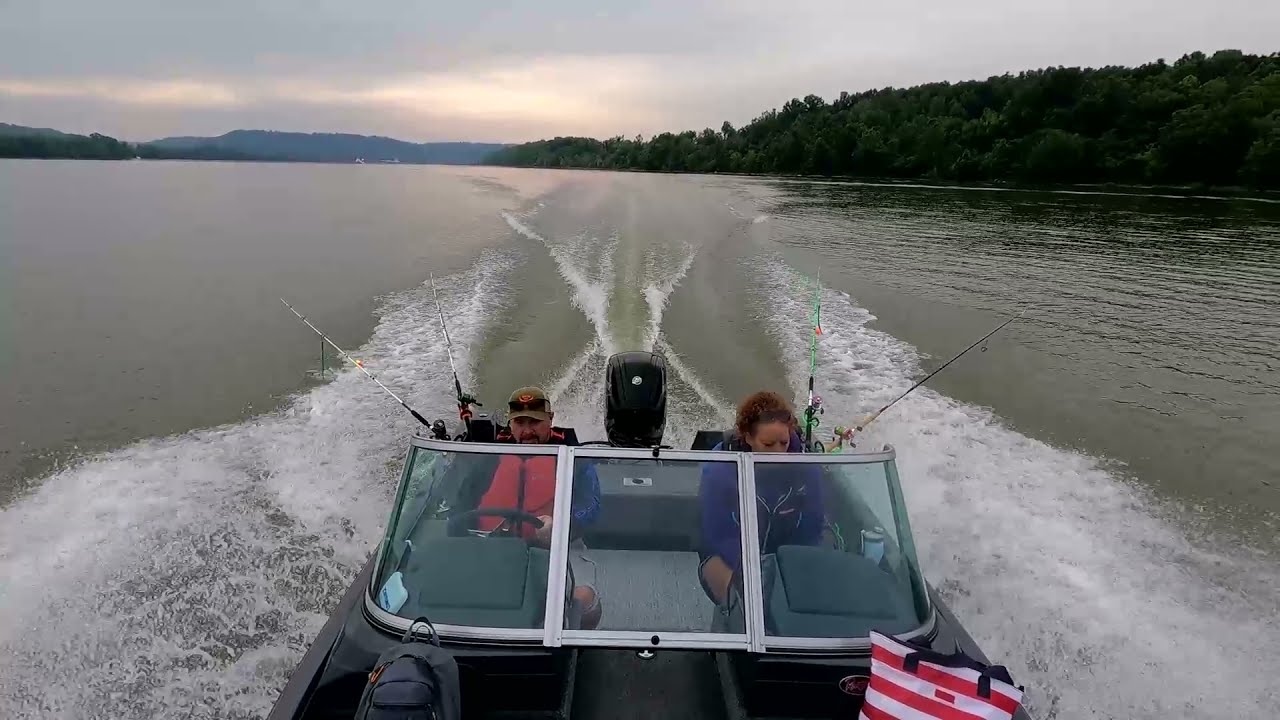 First Time Ever Fishing the Ohio River - YouTube