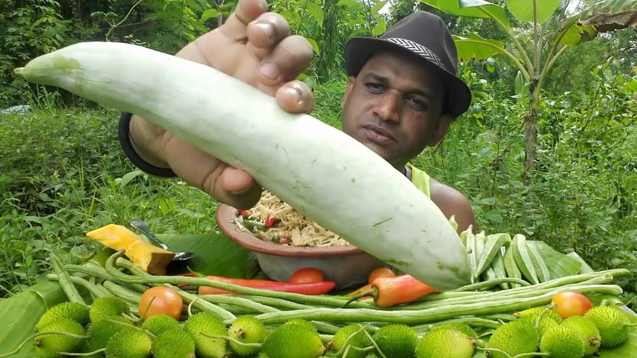Raw Snake Gourd with Fried Noodles and Fried fish / Food cooking and ...