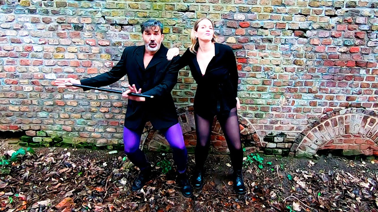 Le Violet Flamingo (Flamingo Dance) - YouTube