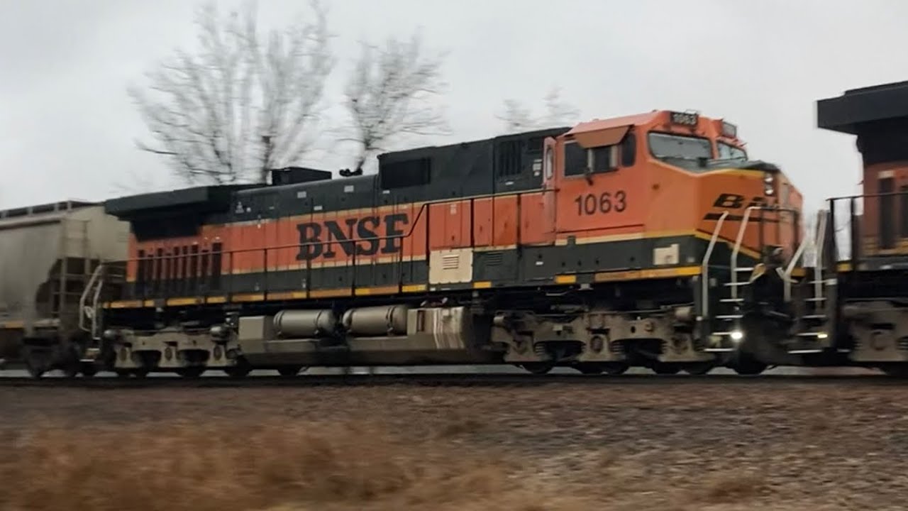 BNSF #1063 on the H-TULNYF at Gainesville, TX (November 27, 2021) - YouTube