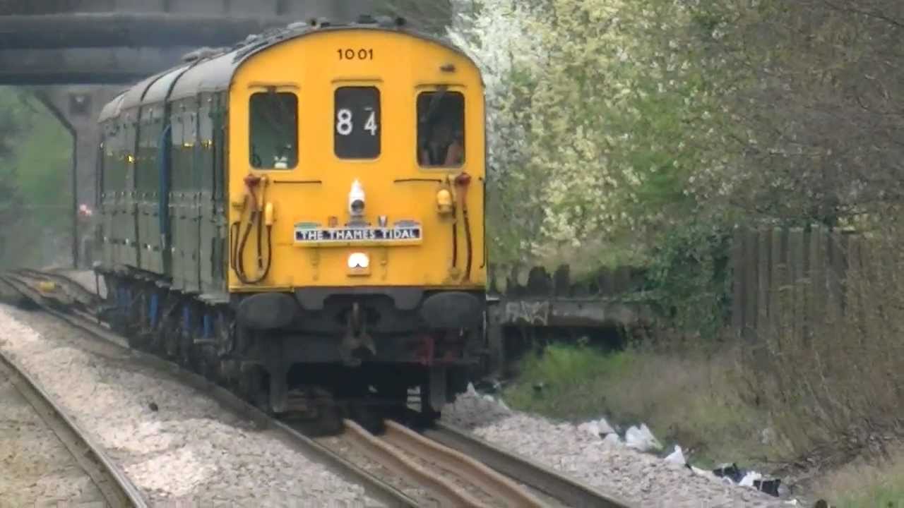 Hastings DMU (201)1001 Thumper on 'The Thames Tidal' tour at Harringay ...