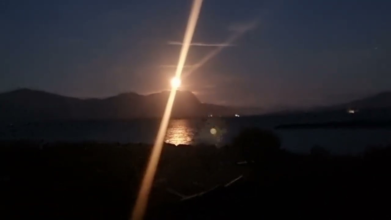 แสงจ้ามาก แน่ใจนะว่านั้นคือแสงของพระจันทร์ Full moon in Norway - YouTube