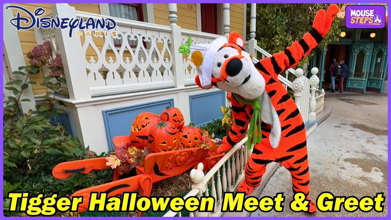 We Meet Tigger in his Halloween Costume at Disneyland Paris 2024 - DLP ...