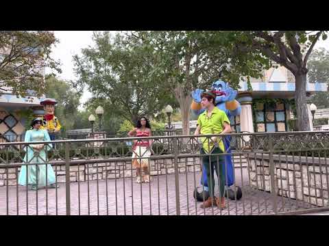 Peter Pan sings his own Christmas song! // Disneyland