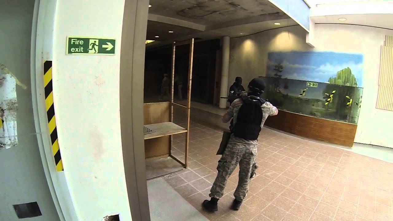 Airsoft cqb: @ the mall Reading, Berkshire, UK - YouTube