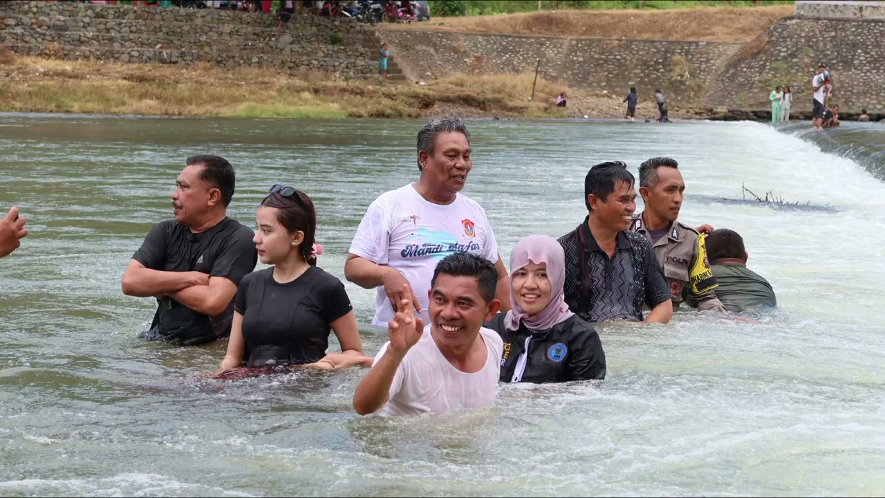 Ritual Budaya Mandi Safar Kecamatan Atinggola Tahun 2022 - YouTube