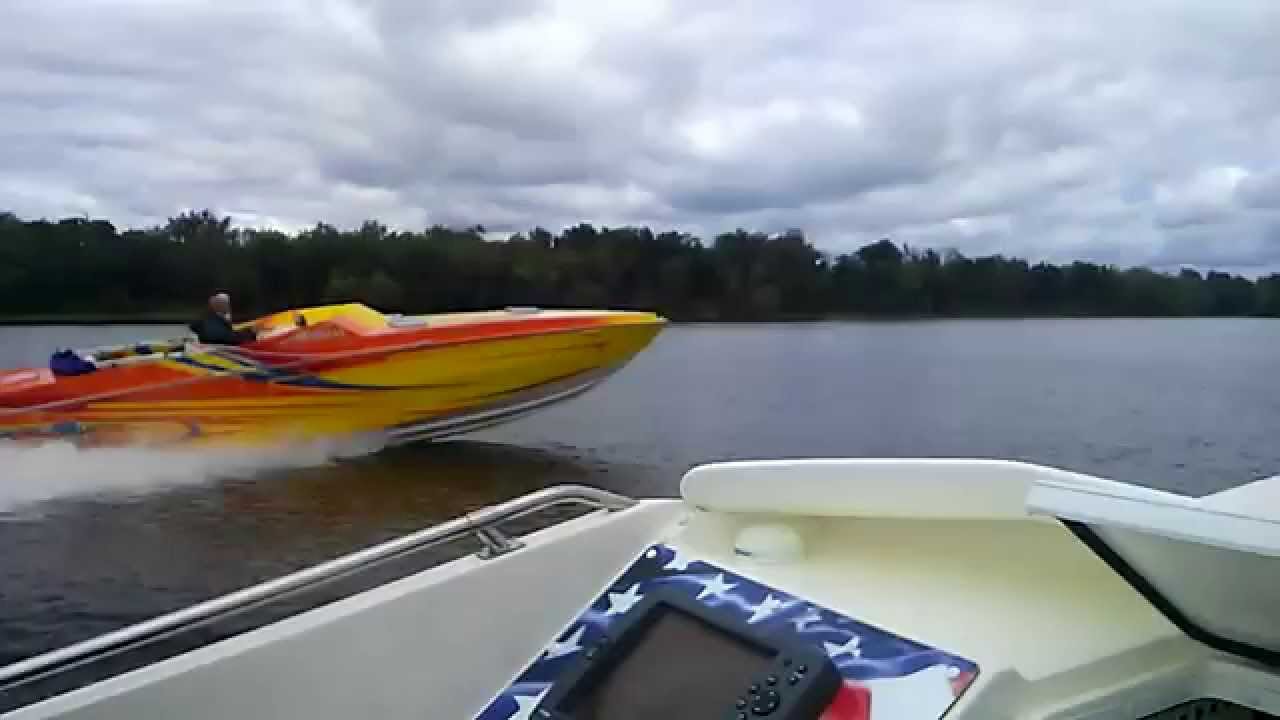 Sonic scarab cigarette boat - YouTube