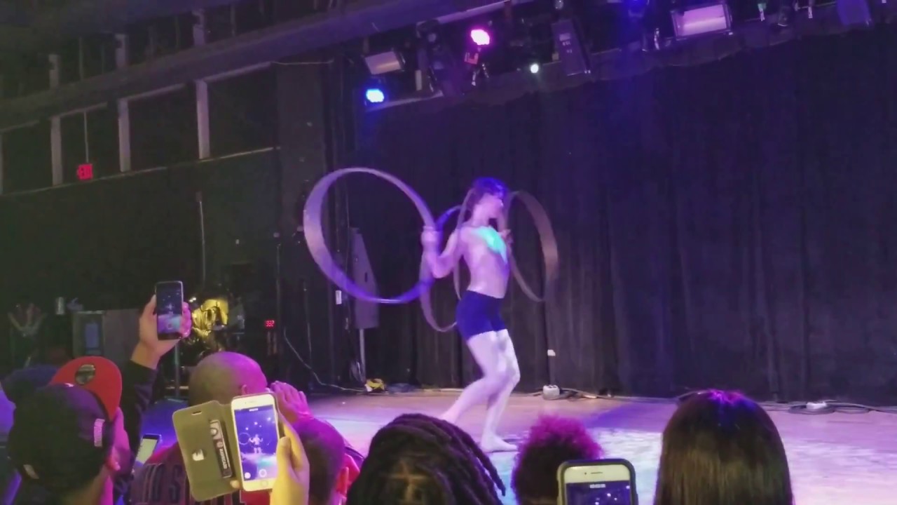 Hillary Moon Hula hoop act at RAW Artists Baltimore Showcase - YouTube