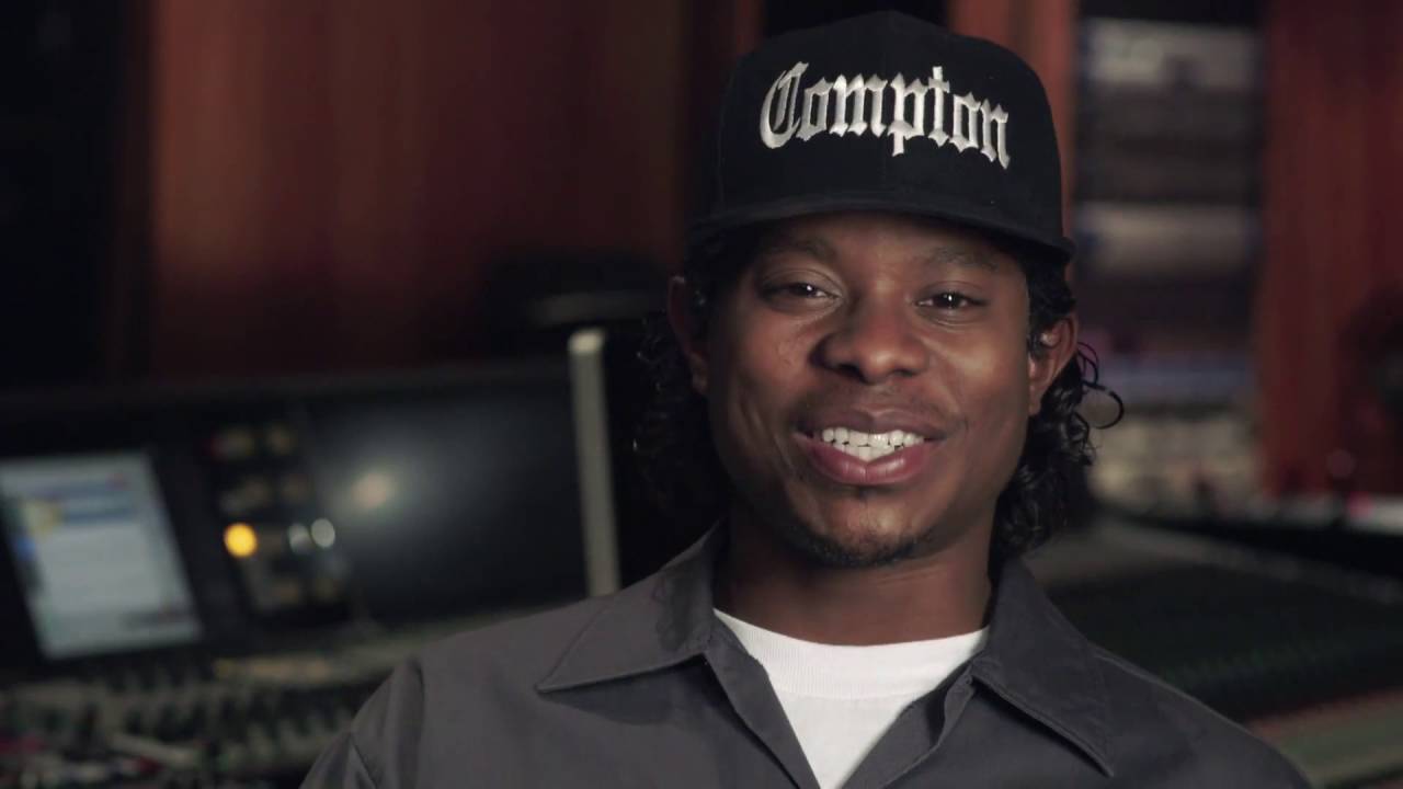 Straight Outta Compton EazyE Blu ray behind the scenes bonus feature ...