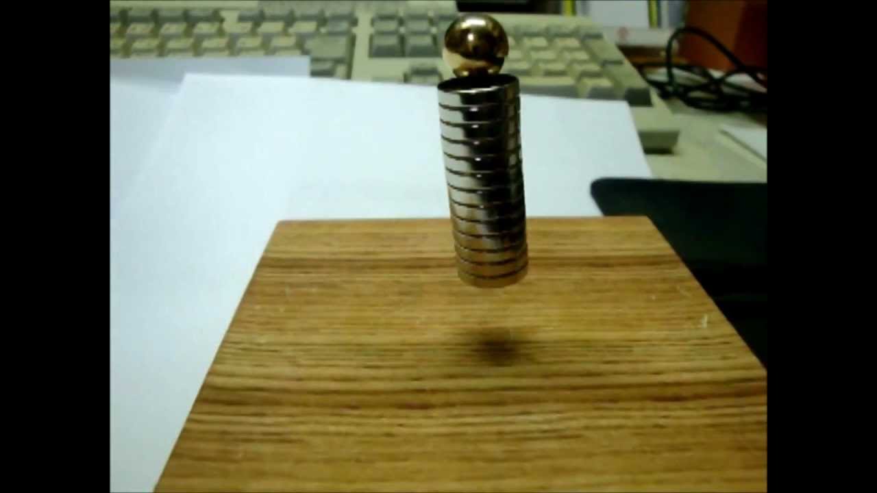 Levitron Revolution - Floating test with a few magnets in my home ...
