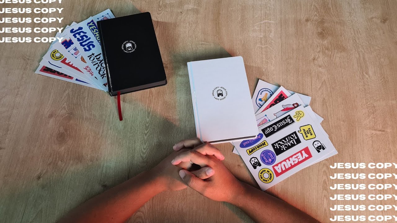 Bíblia Jesus Copy Sticker | NVI | Capa Dura - YouTube