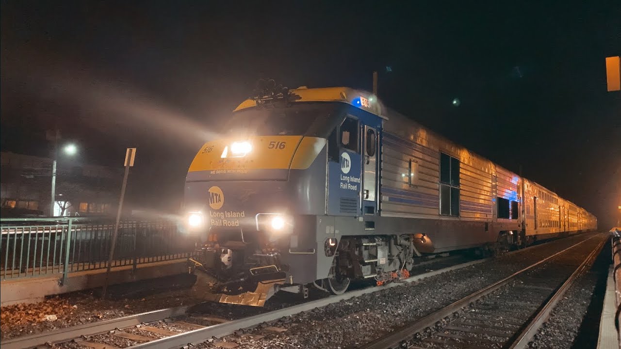 DM30AC 516 With Its Nathan K5L Horn Reverberating In The Spooky Fog! - YouTube