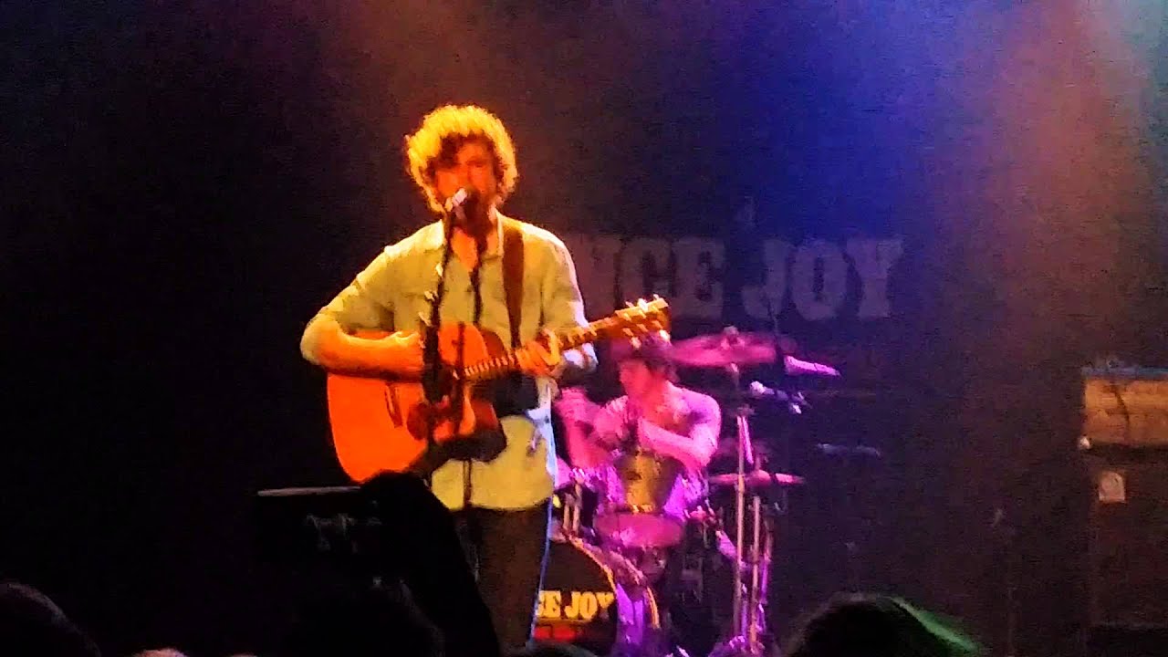 Vance Joy From Afar || Emo's at Austin, TX October 18, 2014 - YouTube