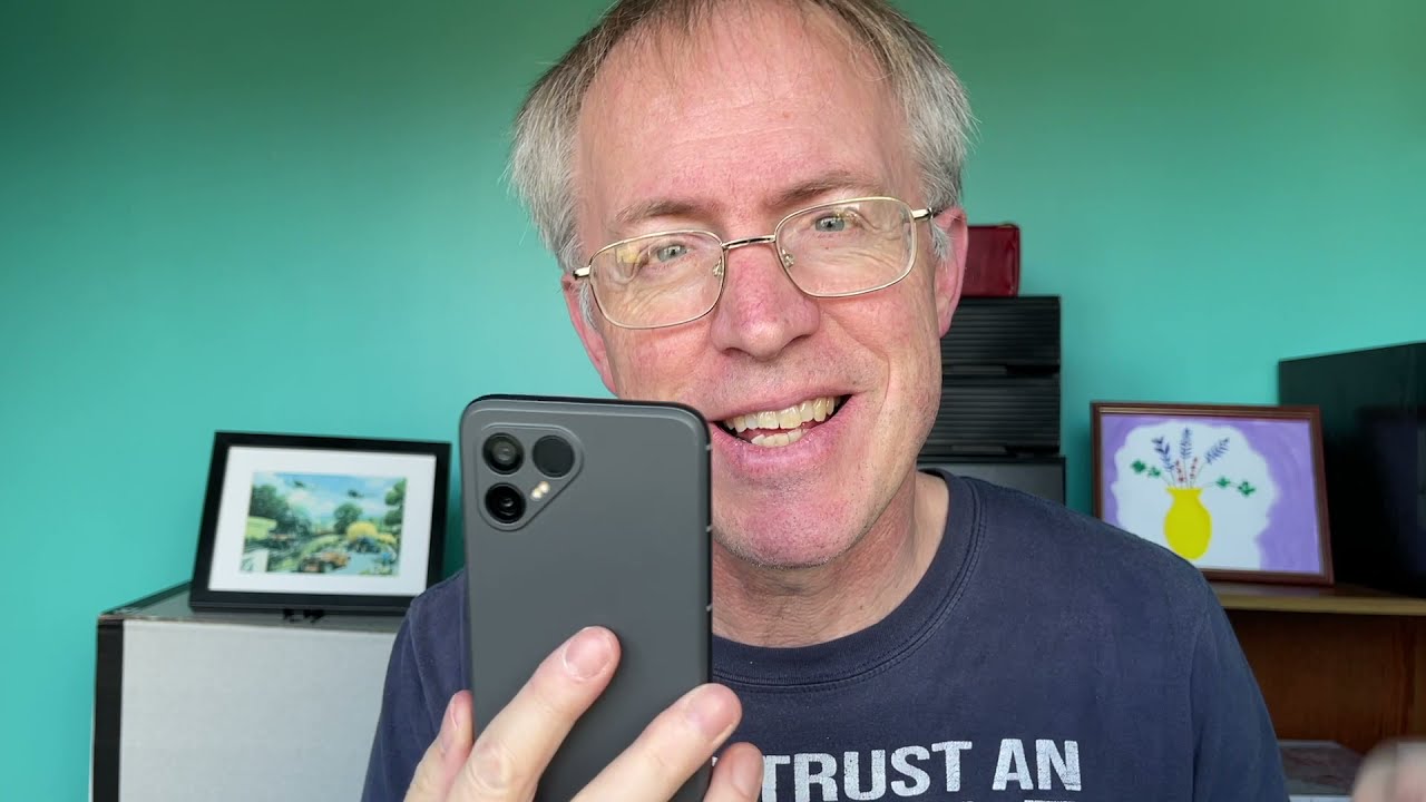 The Phones Show 432 (Review of the Fairphone 4) - YouTube