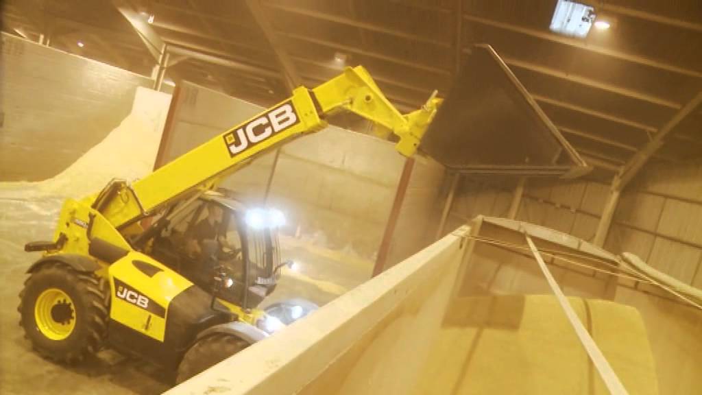 JCB 550 80 AGRI WALKAROUND - YouTube