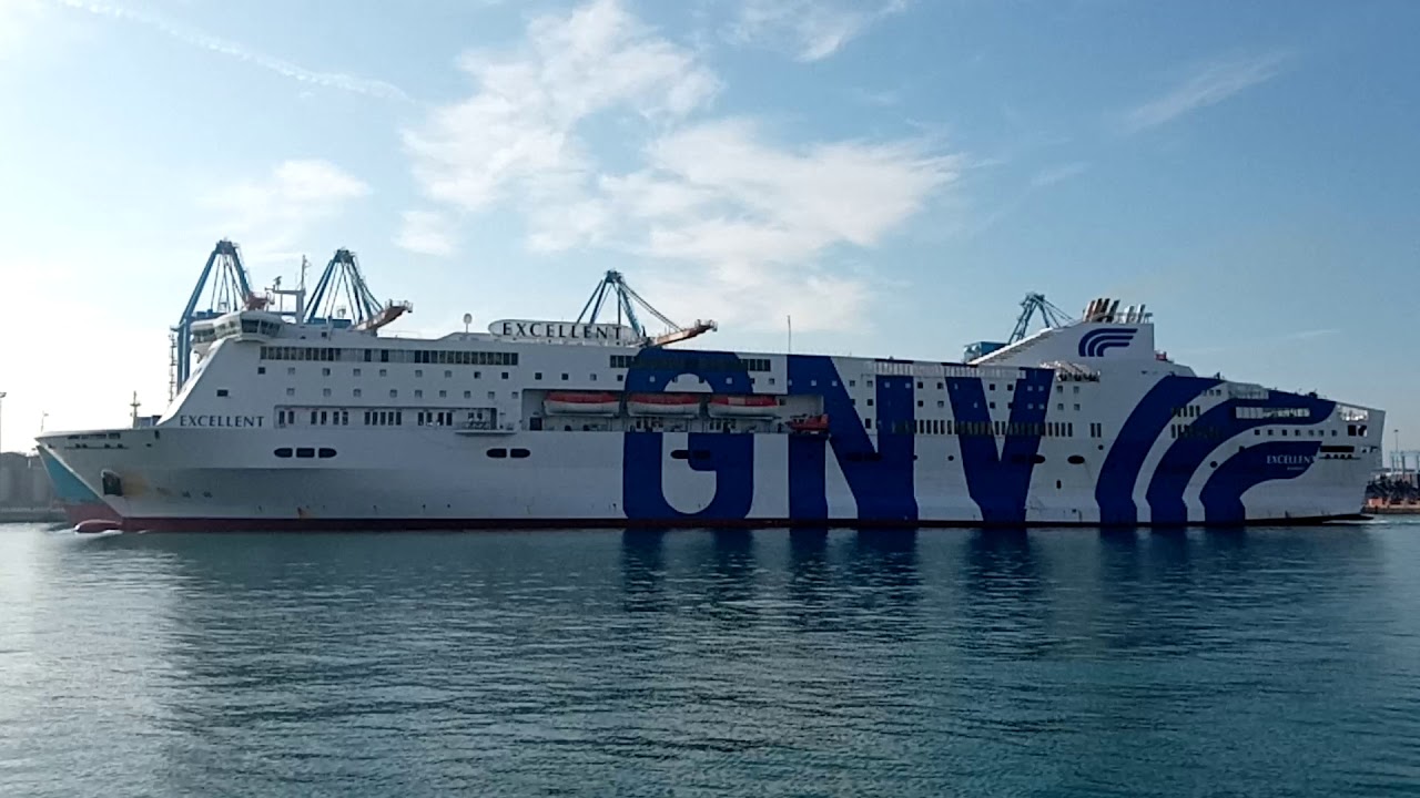 Partenza del GNV Excellent da Genova - YouTube