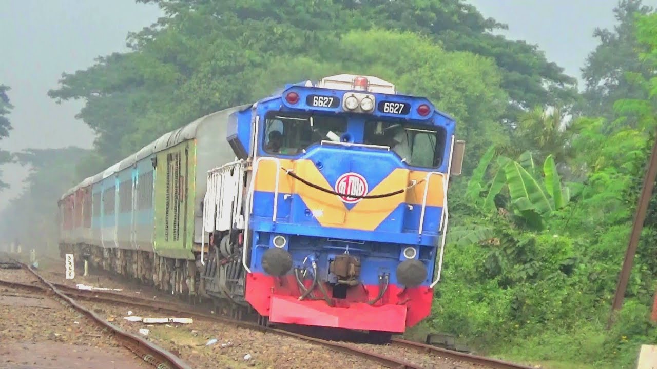Dhaka - Kolkata Inter national train Maitree express ll Ir Rake With ...