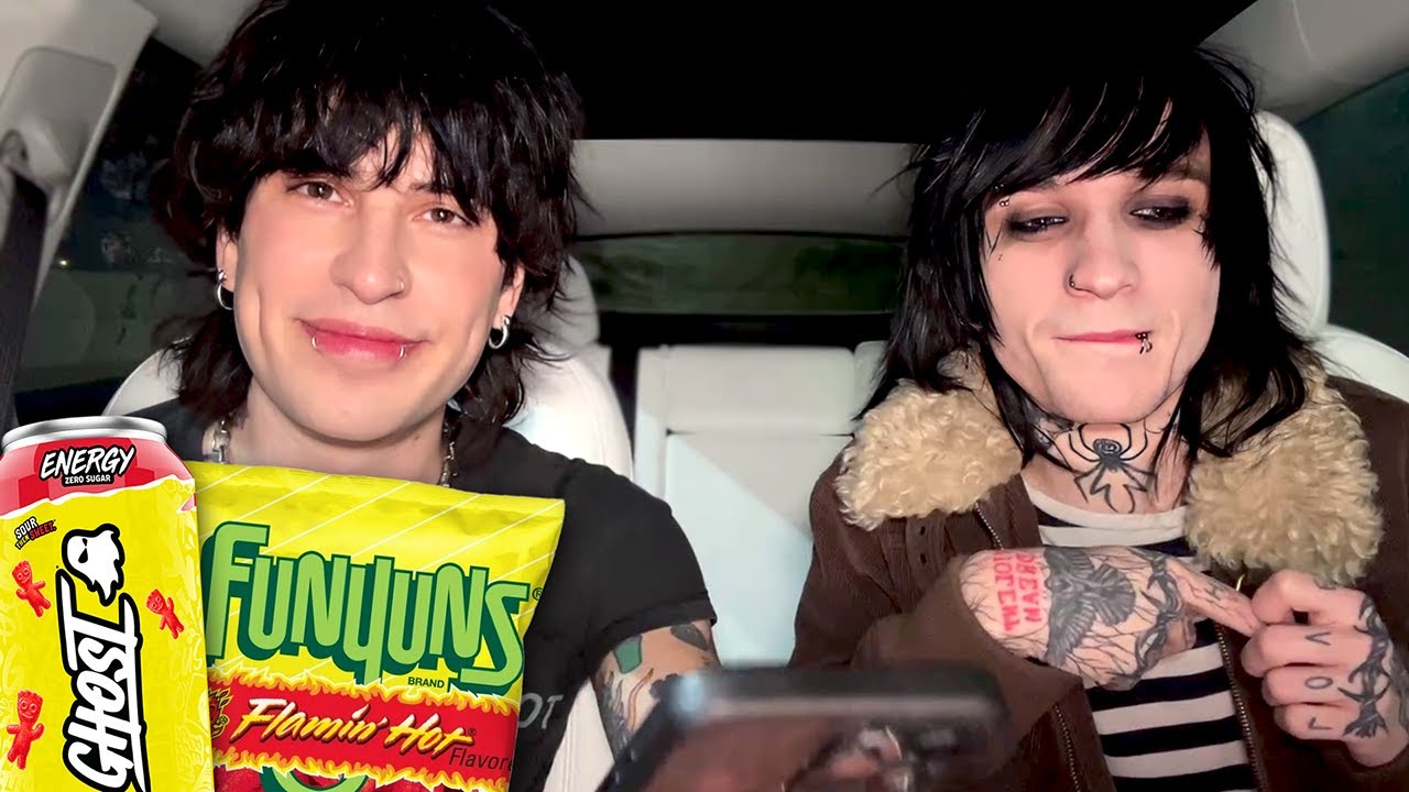 NEW 7Eleven Snacks with Johnnie! (Full Stream) - YouTube