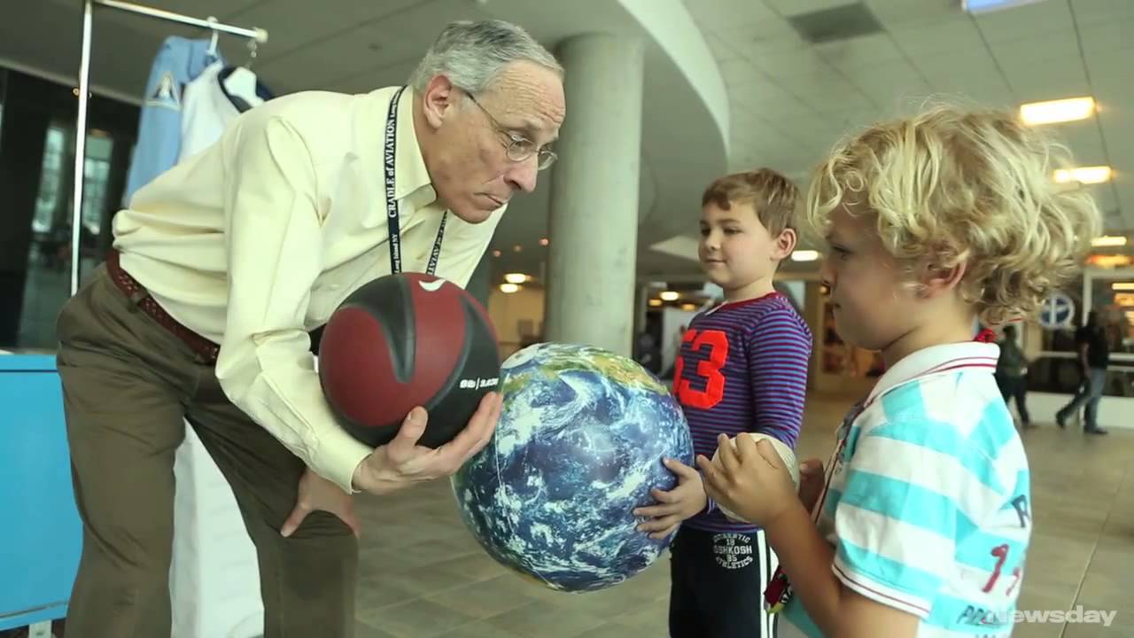 Martian Mania week at Cradle of Aviation - YouTube