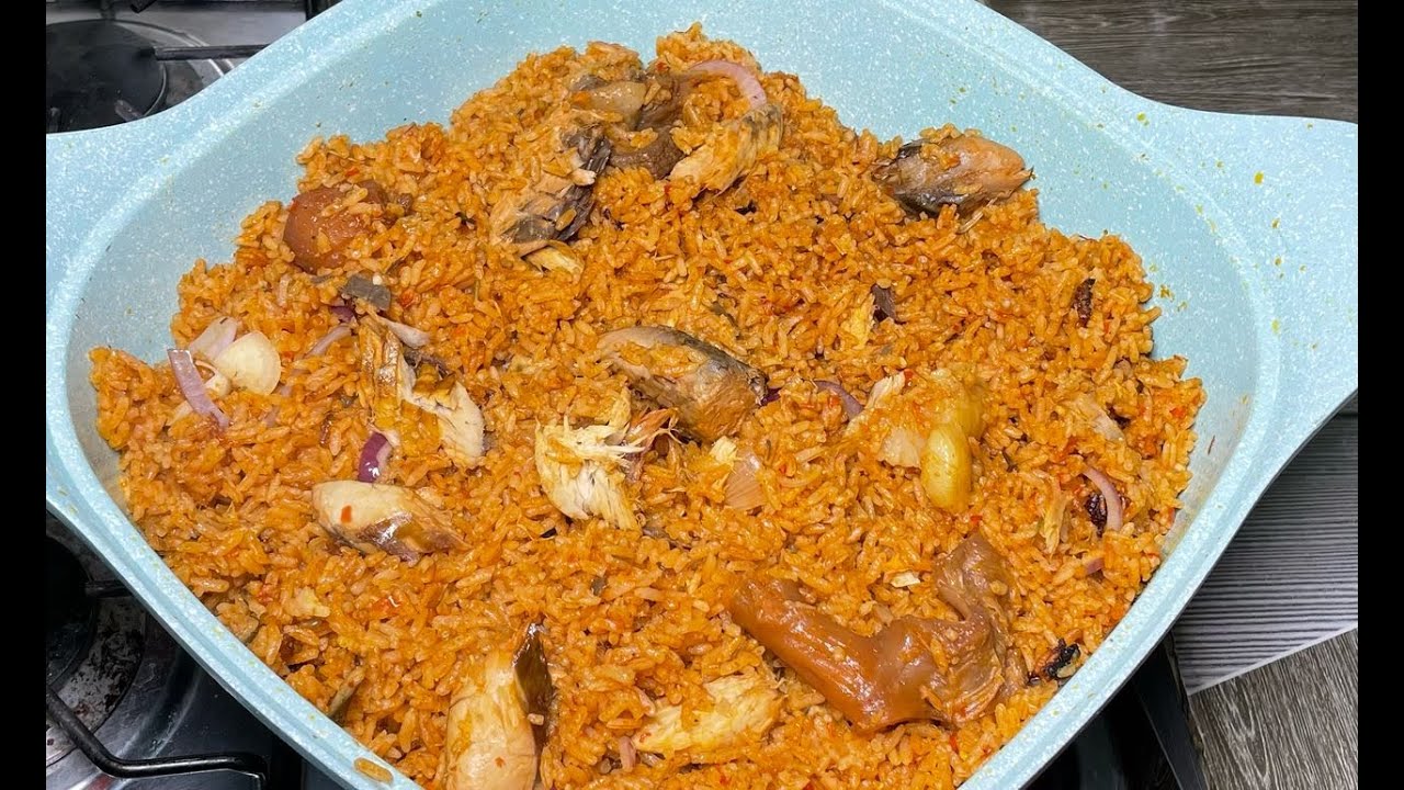 Check how my grandma use to makes his smoke fish and toloo beef Jollof ...
