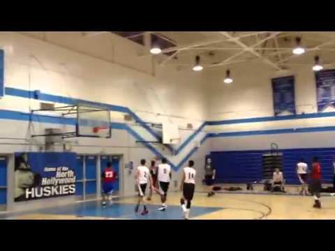Brandon Tillis Half Court Buzzer Beater - YouTube