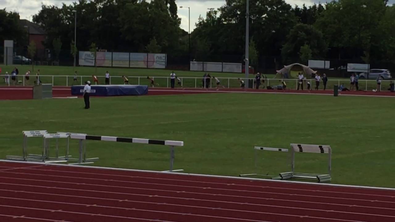 Aj Barbour 200m - YouTube