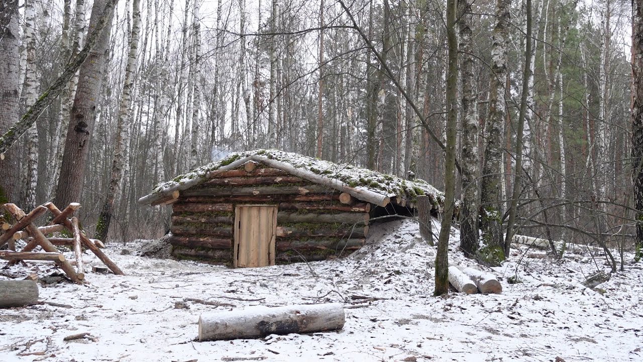 Atmospheric overnight in biggest Dugout , bushcraft , making floor ...