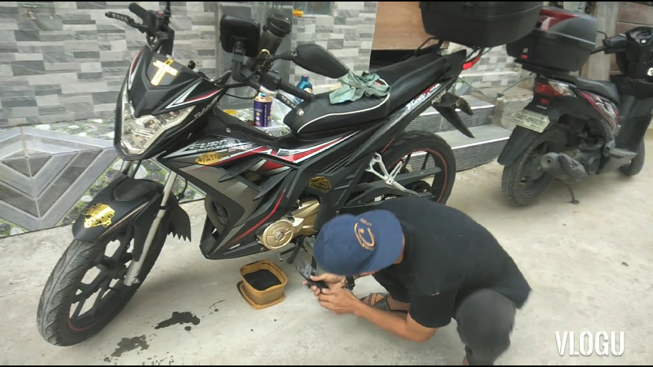 FLASH/VIPERMAN 150 - CHANGE OIL AND EGB ENGINE SAFETY LUBE - YouTube