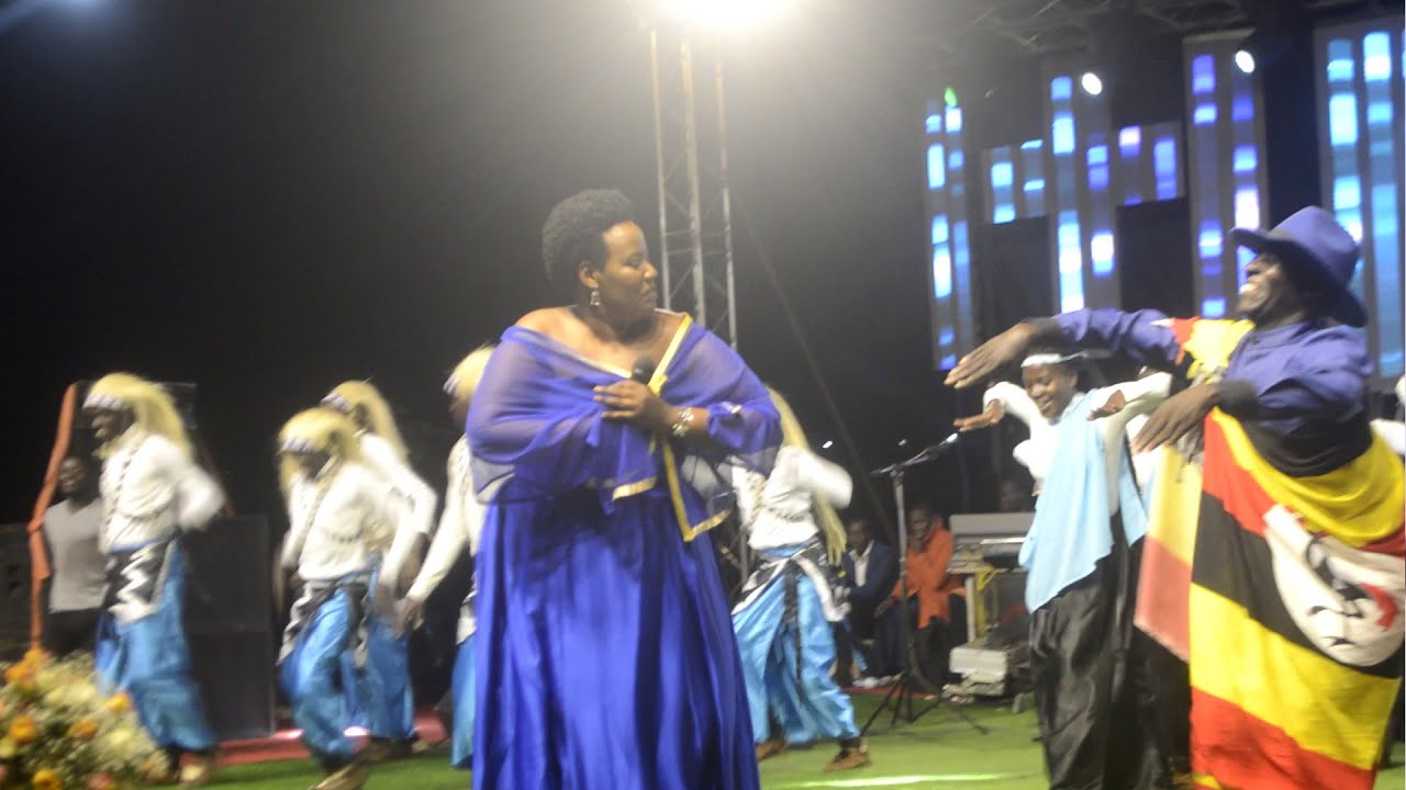 See what a Muhima gospel Artist did live on stage in Mbarara#mukigatv ...