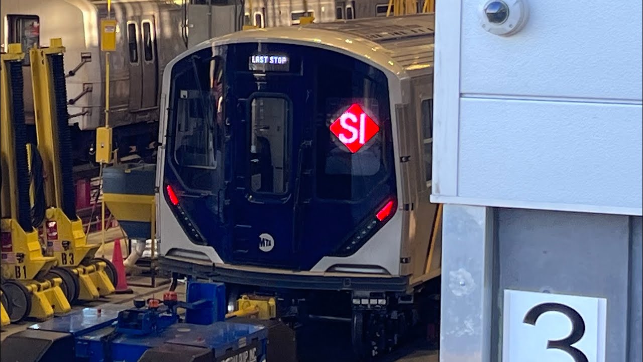 Photos and videos of the R211S at Clifton Yard/Maintenance Shop for the ...