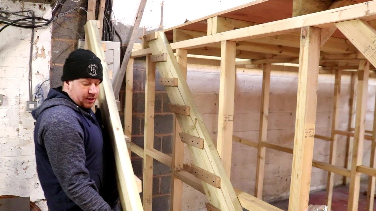 SIMPLE WORKSHOP STAIRCASE - YouTube