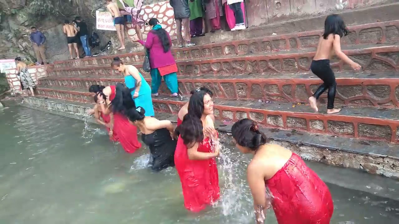 Indian Women Holy Bath - YouTube