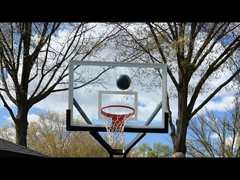2v1 basketball - YouTube