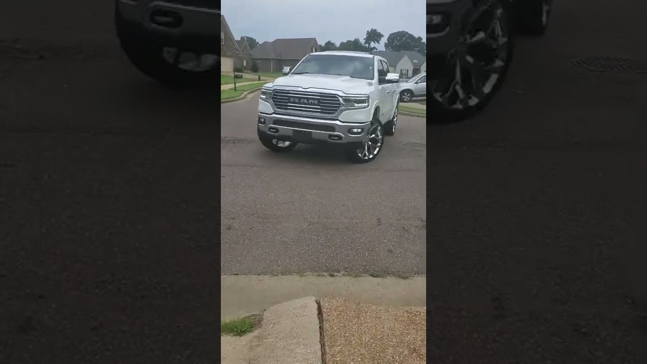 2020 ram on 26s on 35s - YouTube