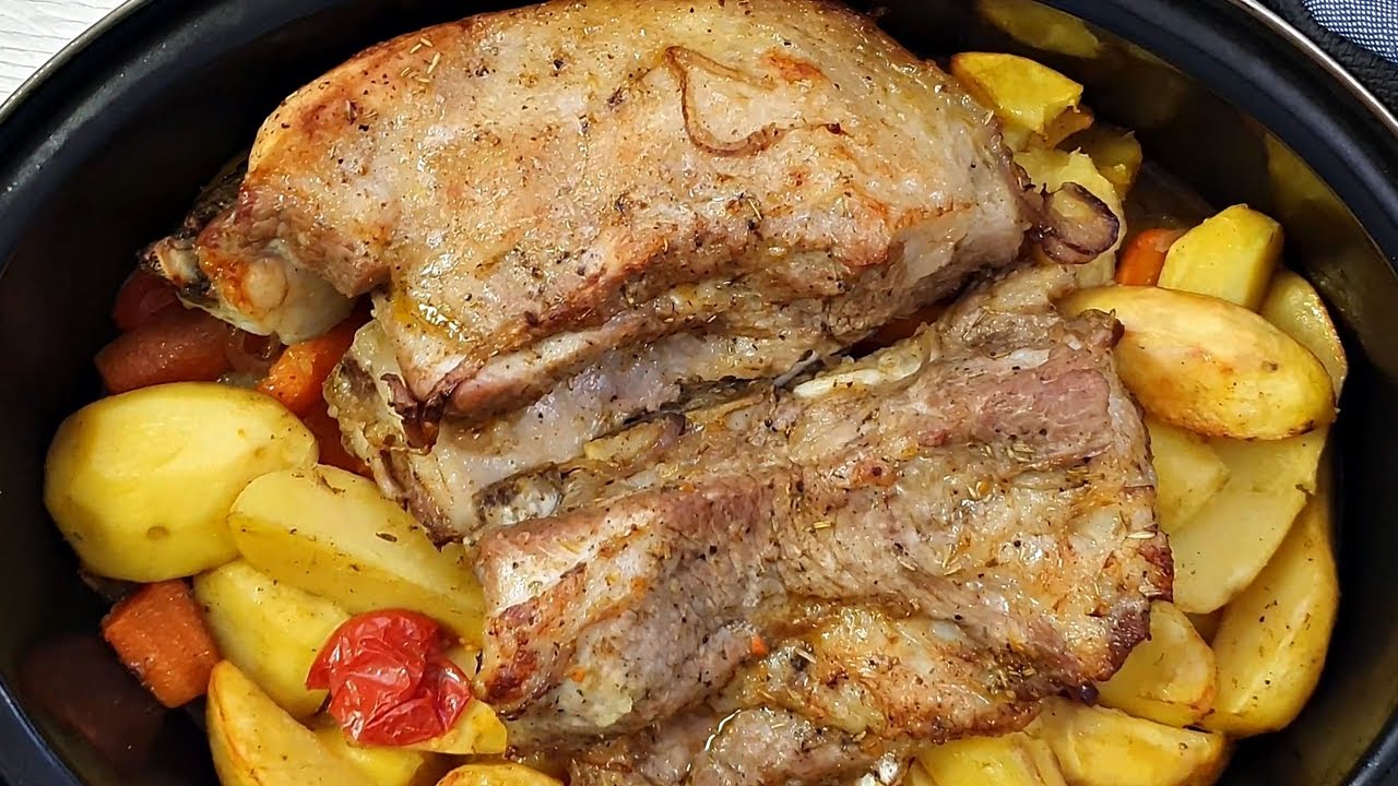 TELEĆE PEČENJE - Rebra sa krompirom iz rerne - Meso će ostati sočno i ...