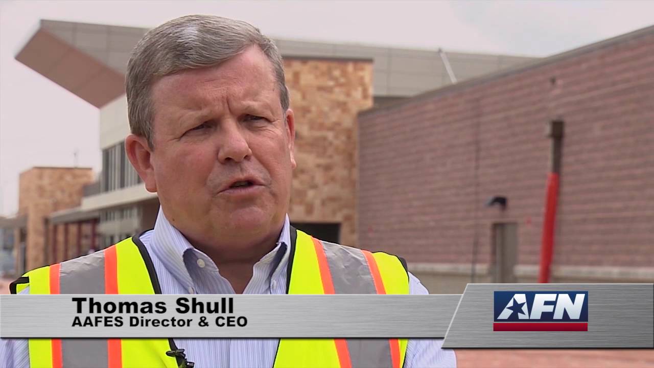 AFN Pacific - AAFES CEO Visit - YouTube