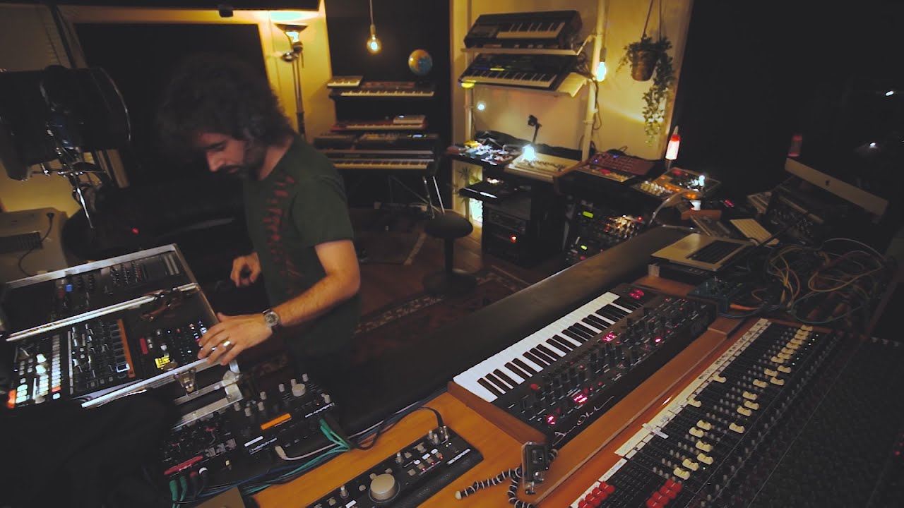 Julien Chaptal | The Way - Studio Live Set | on DanceTelevision - YouTube