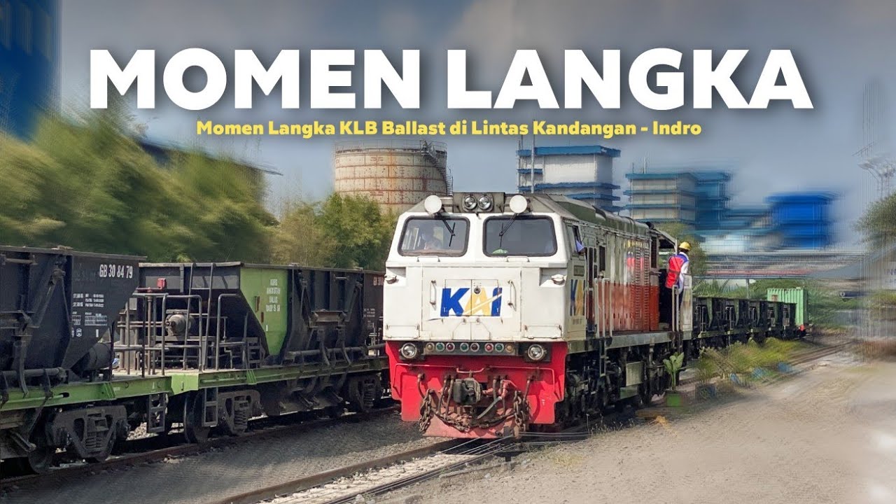 MOMEN LANGKA! KERETA API KLB BALLAST KRICAK TEBAR DI JALUR KERETA API ...