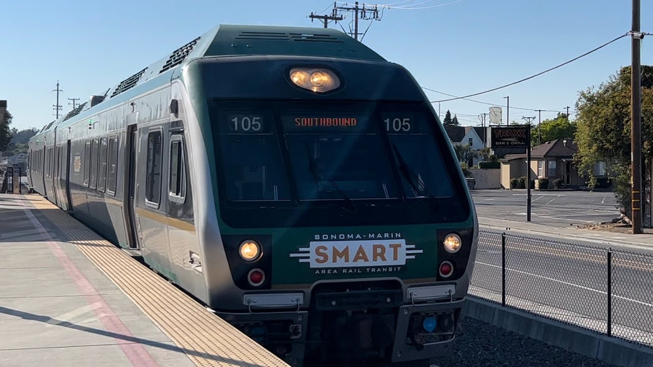 Boarding the 2-Car Nippon Sharyo DMU (105 & 106) Southbound SMART 33 ...