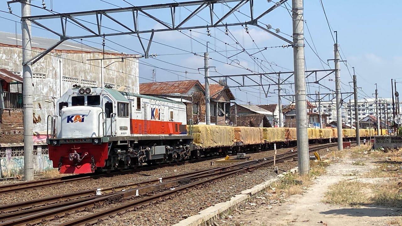 KA 2720 dihela Lokomotif CC 201 45 - YouTube