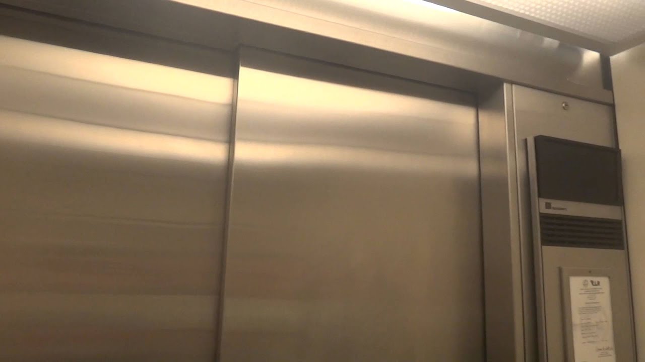 Montgomery Vector elevator @ Belk at the Richland Fashion Mall - YouTube