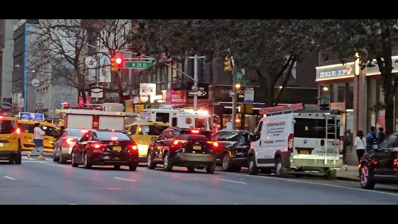 FDNY Ladder 24 And Engine 1 Responding Across 6th Ave In Midtown ...