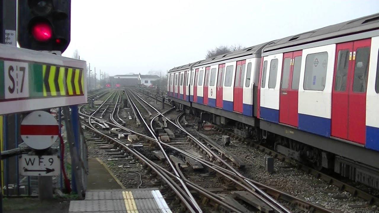 London Underground C Stock 5534, 5586 and 5550 arriving into Parsons ...