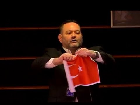 Yunan Milletvekili Türk Bayrağını Yırtıyor
