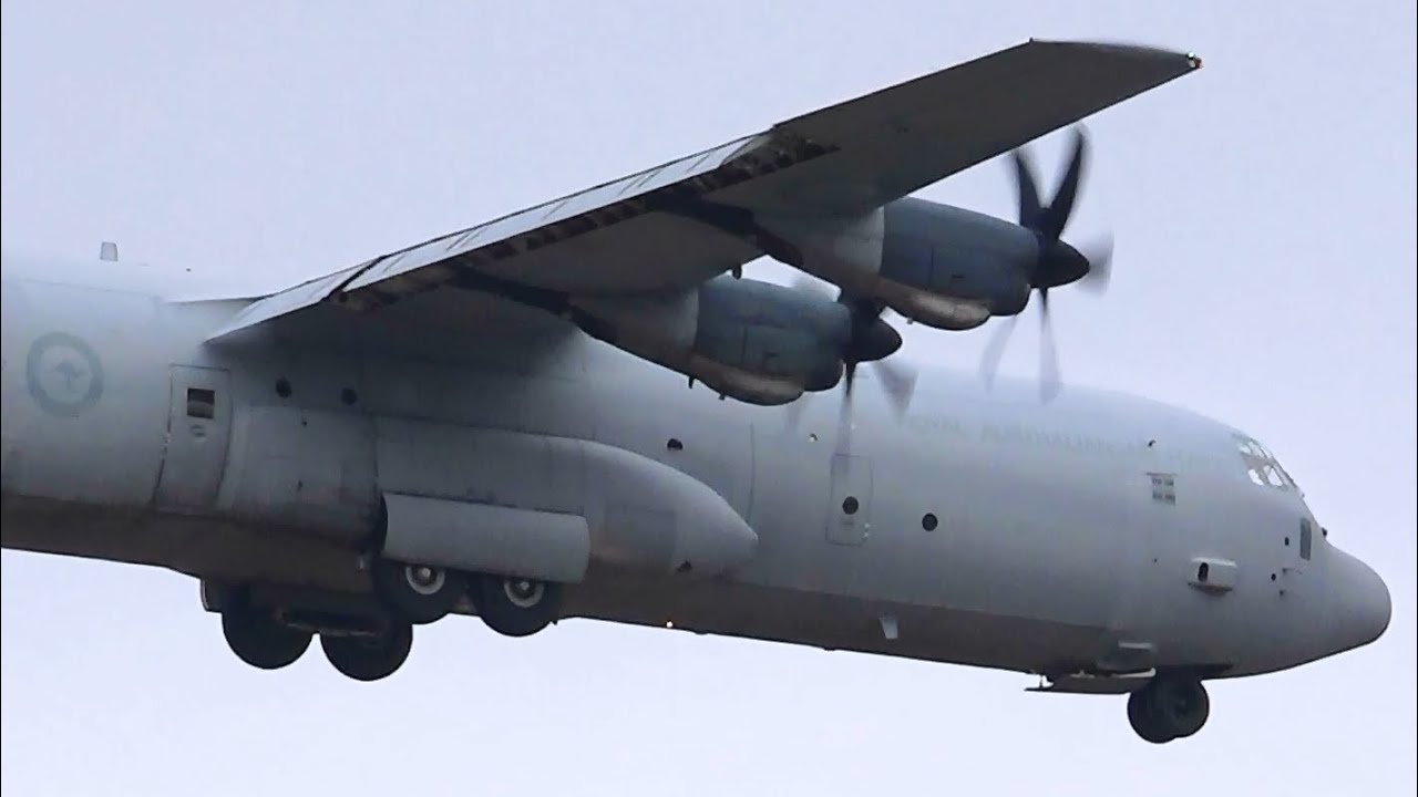 [50fps] - RAAF Royal Australian Air Force C-130 Hercules - Rare Landing ...