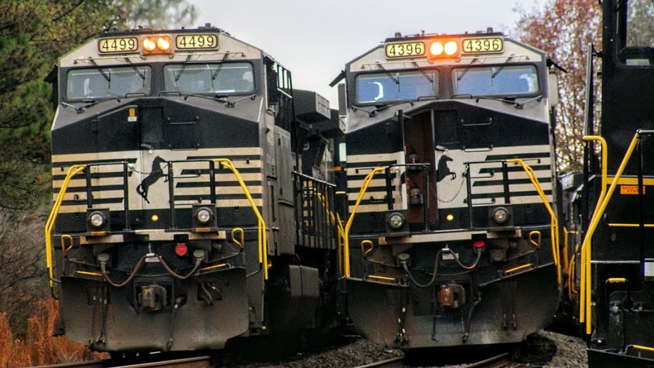 NS 4499 leads 93Z flying in Chamblee, GA. - YouTube