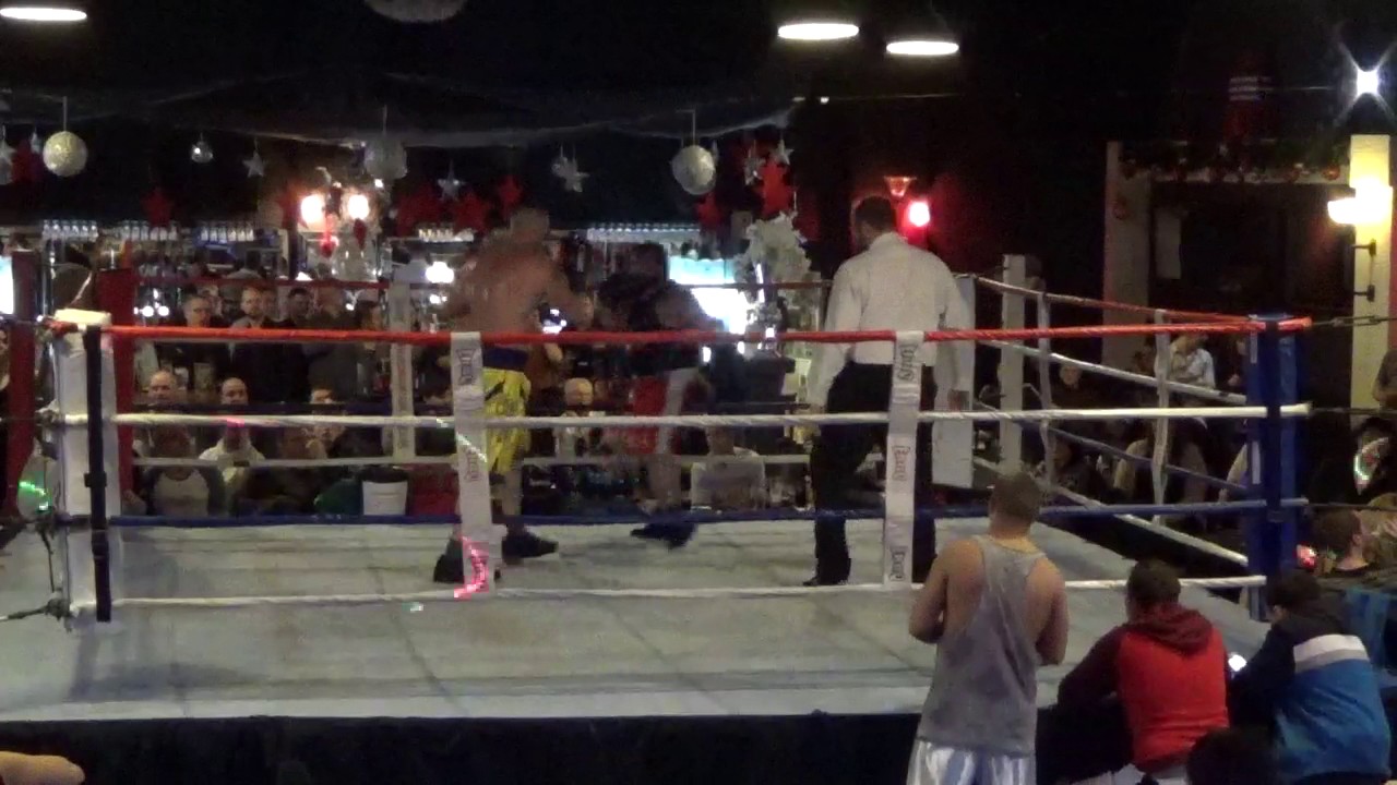 James Calveley v Jimmy Oburn - 23/12/2016 - Wigan England - YouTube