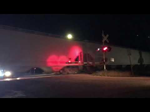 UP 7053 SB Brand New C44ACM Leads Manifest DPU Mid SD70AH Magnolia,Tx - YouTube