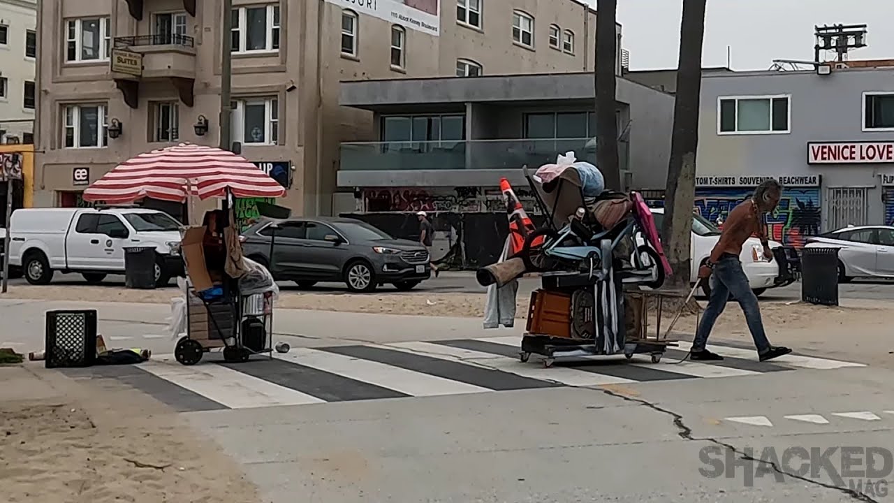 Weekly Venice Bathrooms Homeless Clean Up w/ Daisy the Venice Healer ...