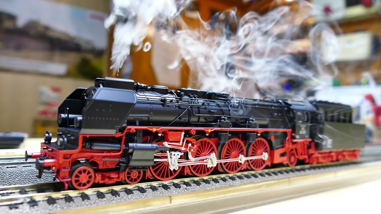 Trix BR08 Sound Locomotive - YouTube